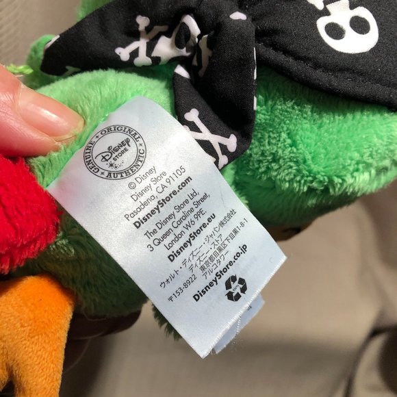 Disney | Toys | Disney Skully Parrot Plush 6 Jake Neverland Bird Green ...